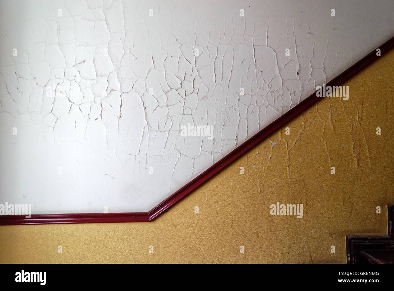 Scratches in a wall hi-res stock photography and images - Alamy