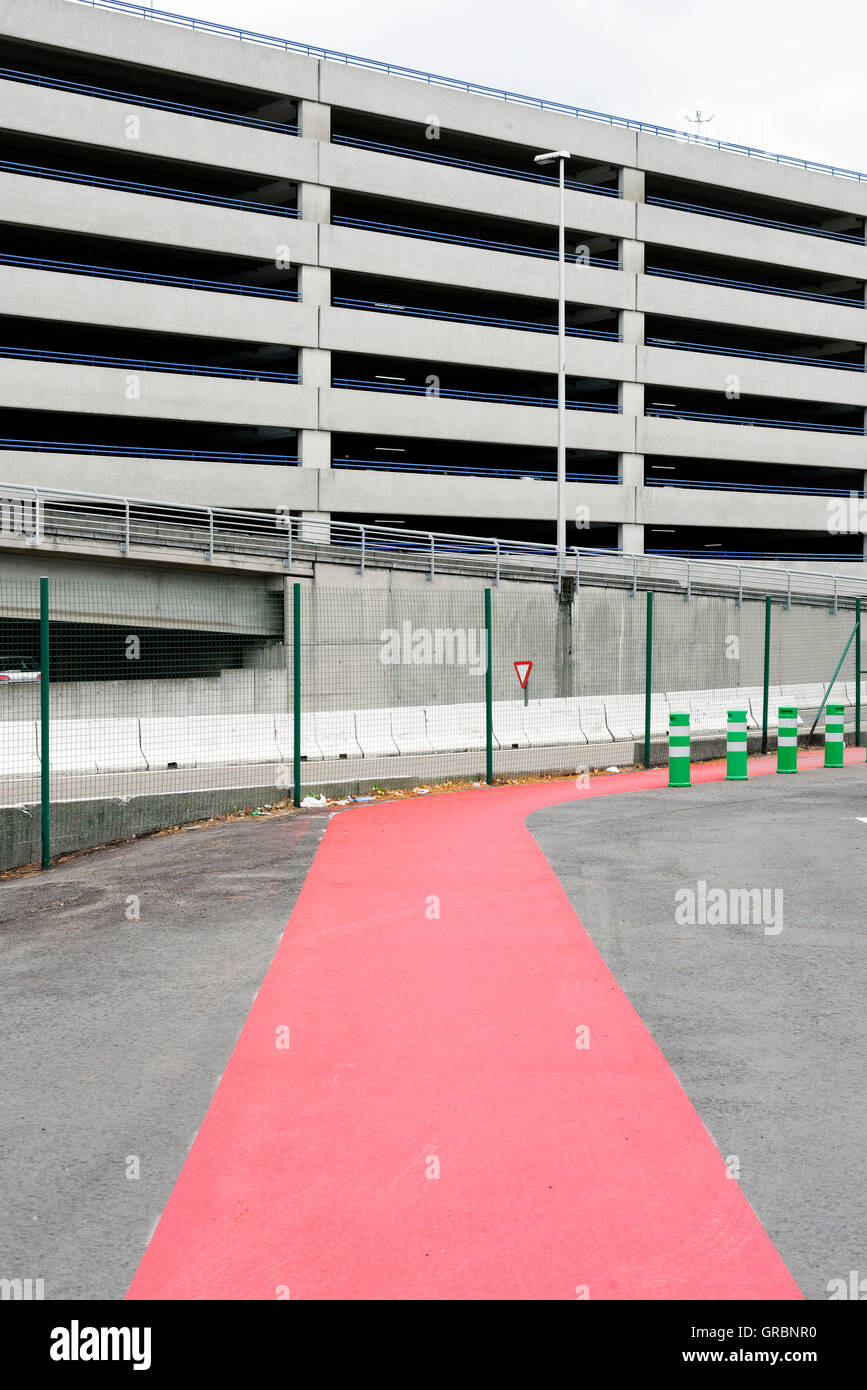 Red path hi-res stock photography and images - Alamy