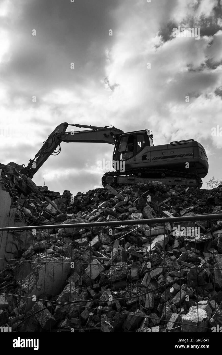 Excavators hi-res stock photography and images - Alamy