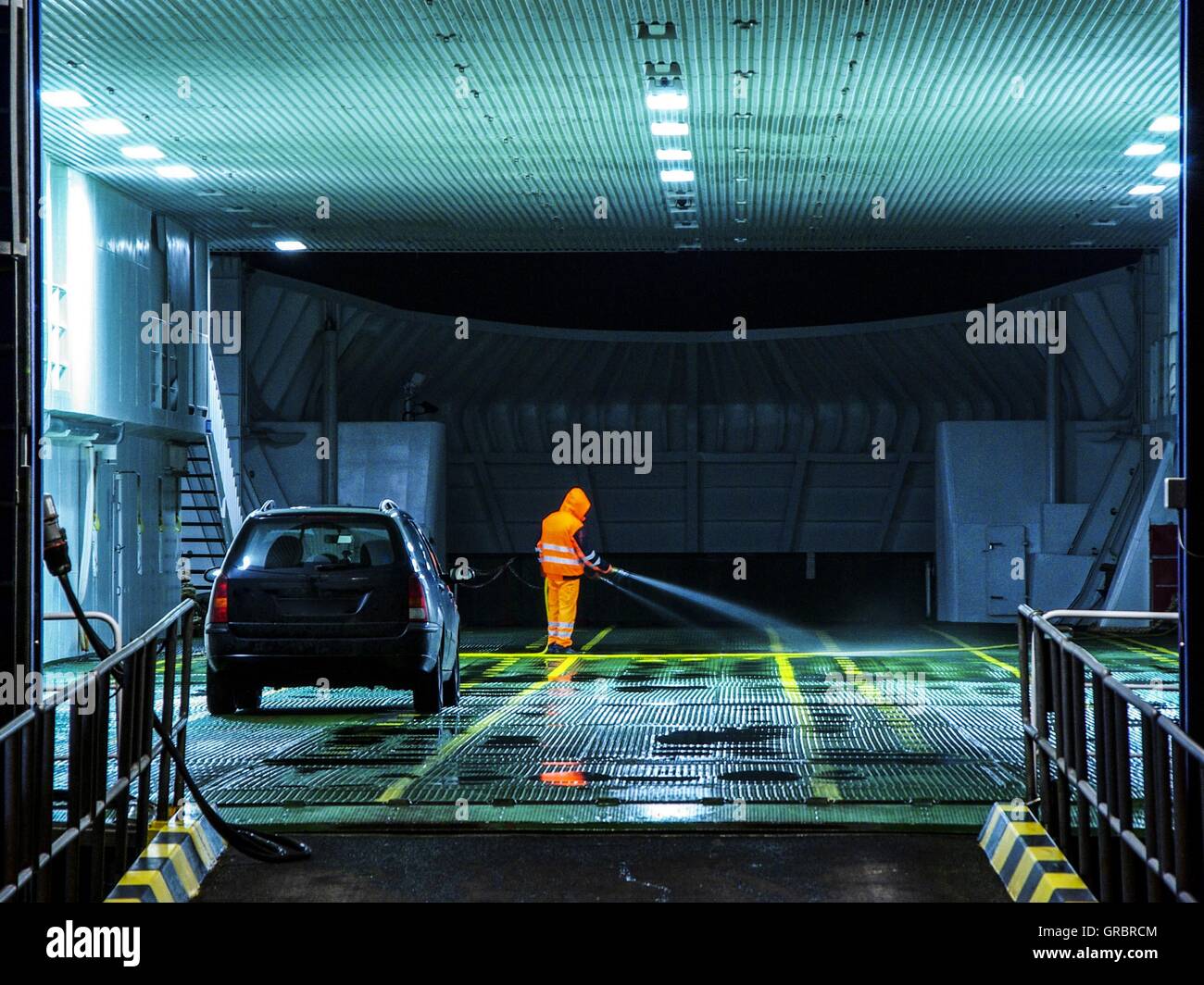 Spray for cleaning cars hi-res stock photography and images - Alamy