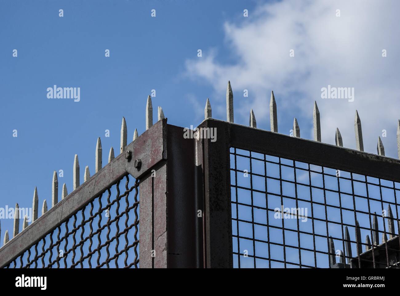 Refugee camp fencing hi-res stock photography and images - Alamy