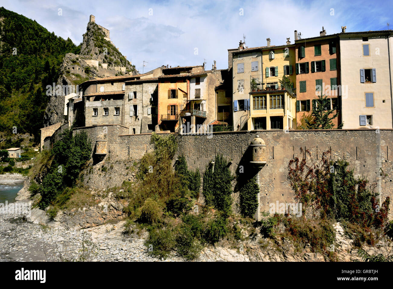 Bank houses hi-res stock photography and images - Alamy