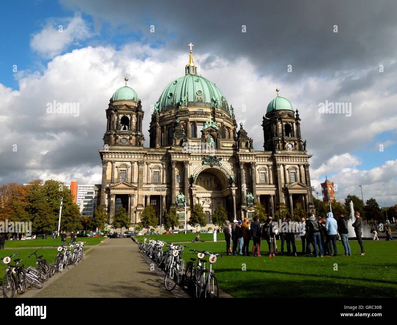 Structures buildings berlin architecture hi-res stock photography and ...
