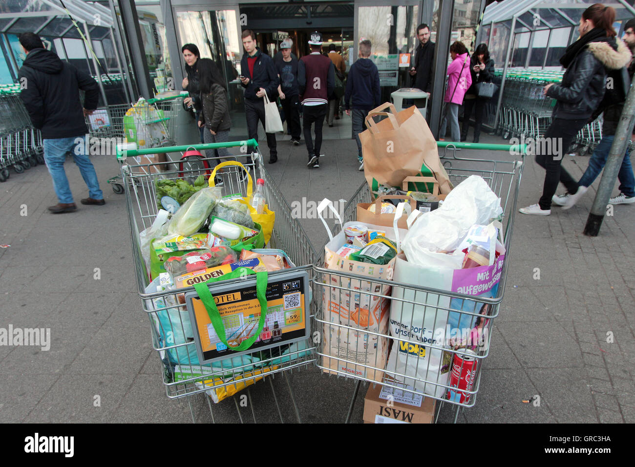 Overloaded Shopping Carts Stock Photo - Alamy