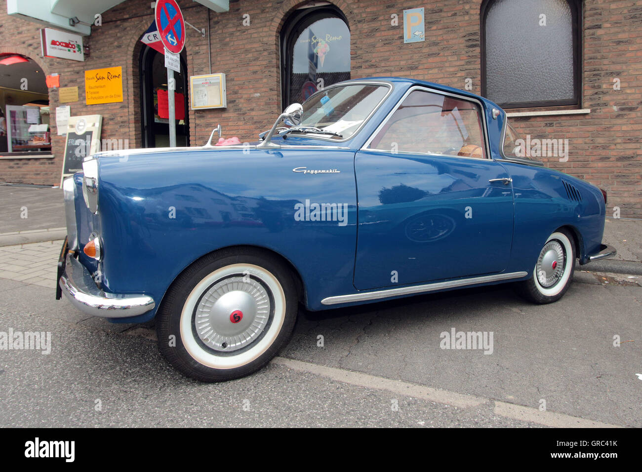 Custom built car hi-res stock photography and images - Alamy