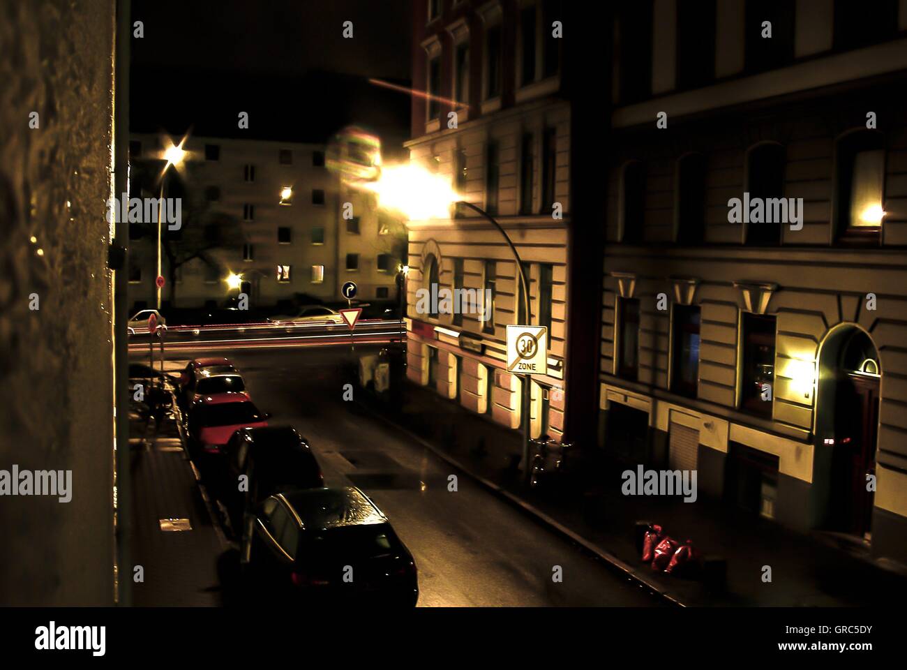 Side by night hi-res stock photography and images - Alamy