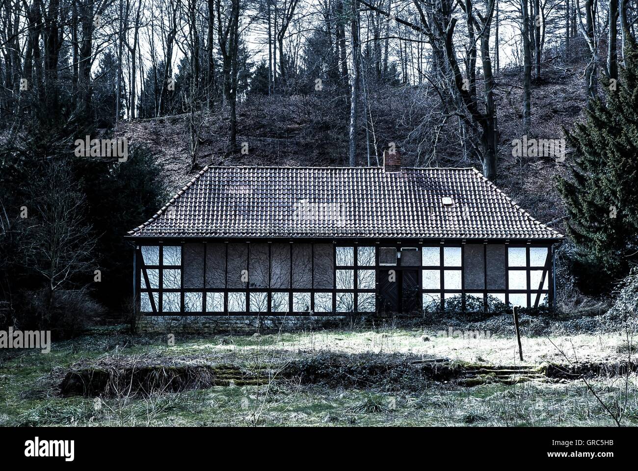 Vacant abandoned house houses hi-res stock photography and images - Alamy