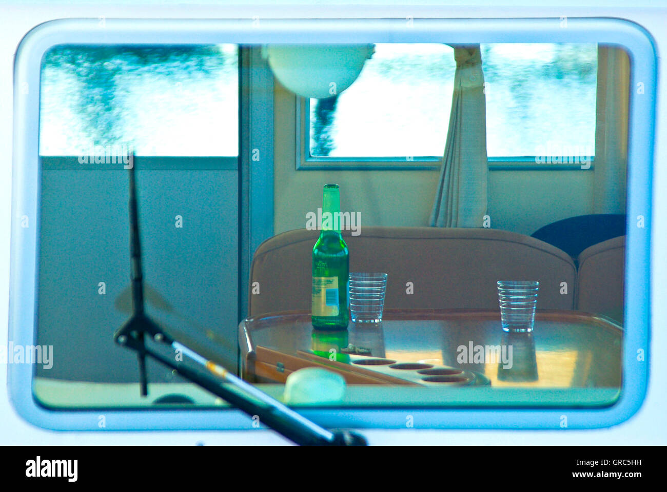 Cabin cruiser hi-res stock photography and images - Alamy