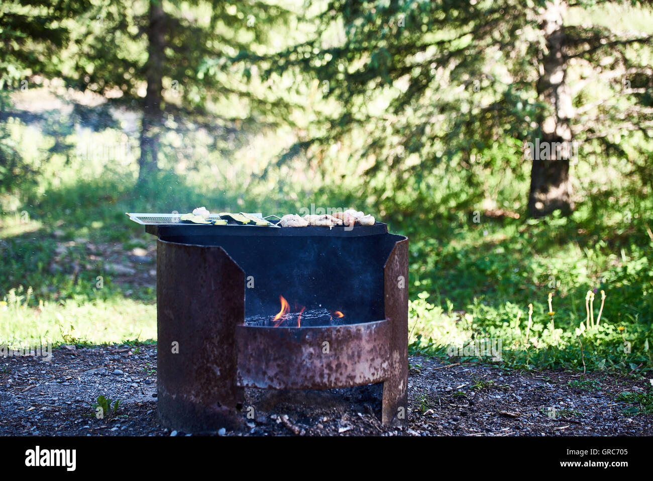Fire Pit Barbecue Stock Photo - Alamy