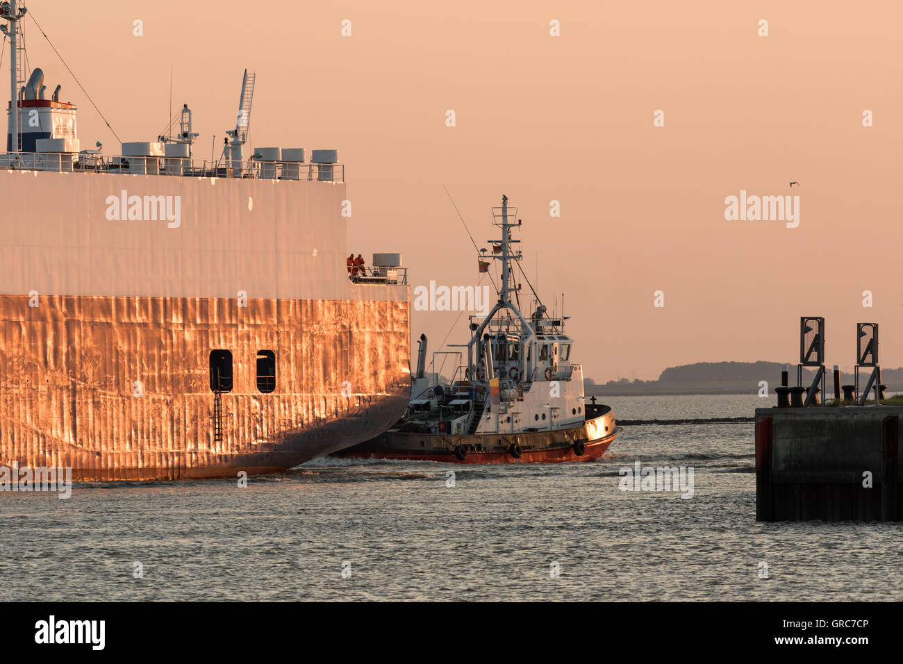 German tugboat hi-res stock photography and images - Alamy