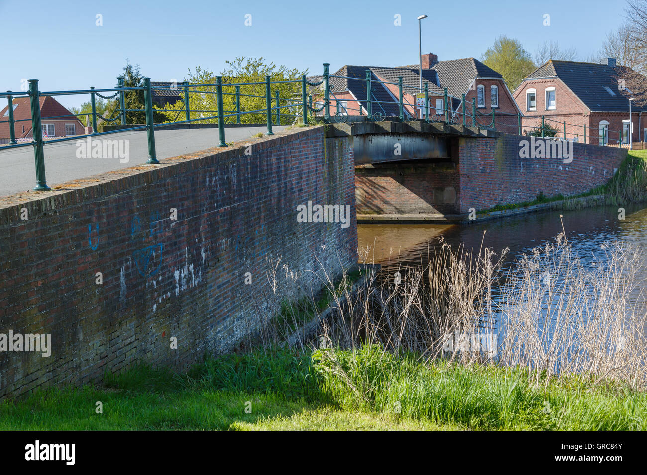 Deep bridge hi-res stock photography and images - Alamy