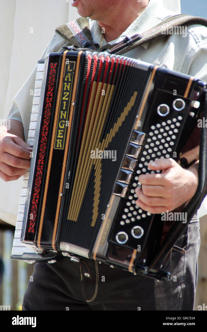 Concertina hi-res stock photography and images - Alamy