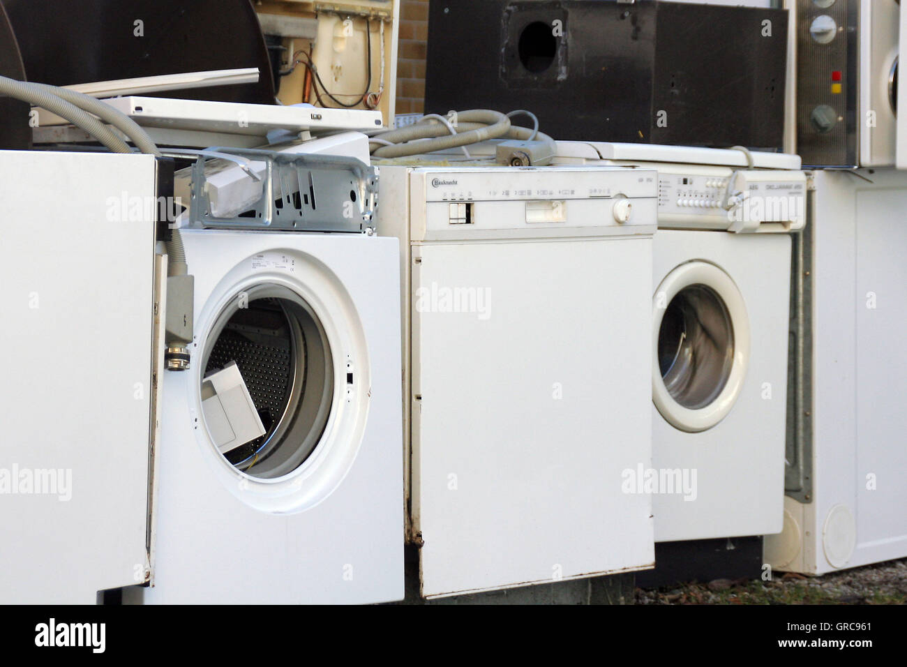 Electronic scrap hi-res stock photography and images - Alamy