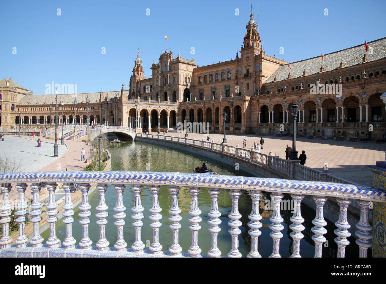 Bridge railing sevilla hi-res stock photography and images - Alamy