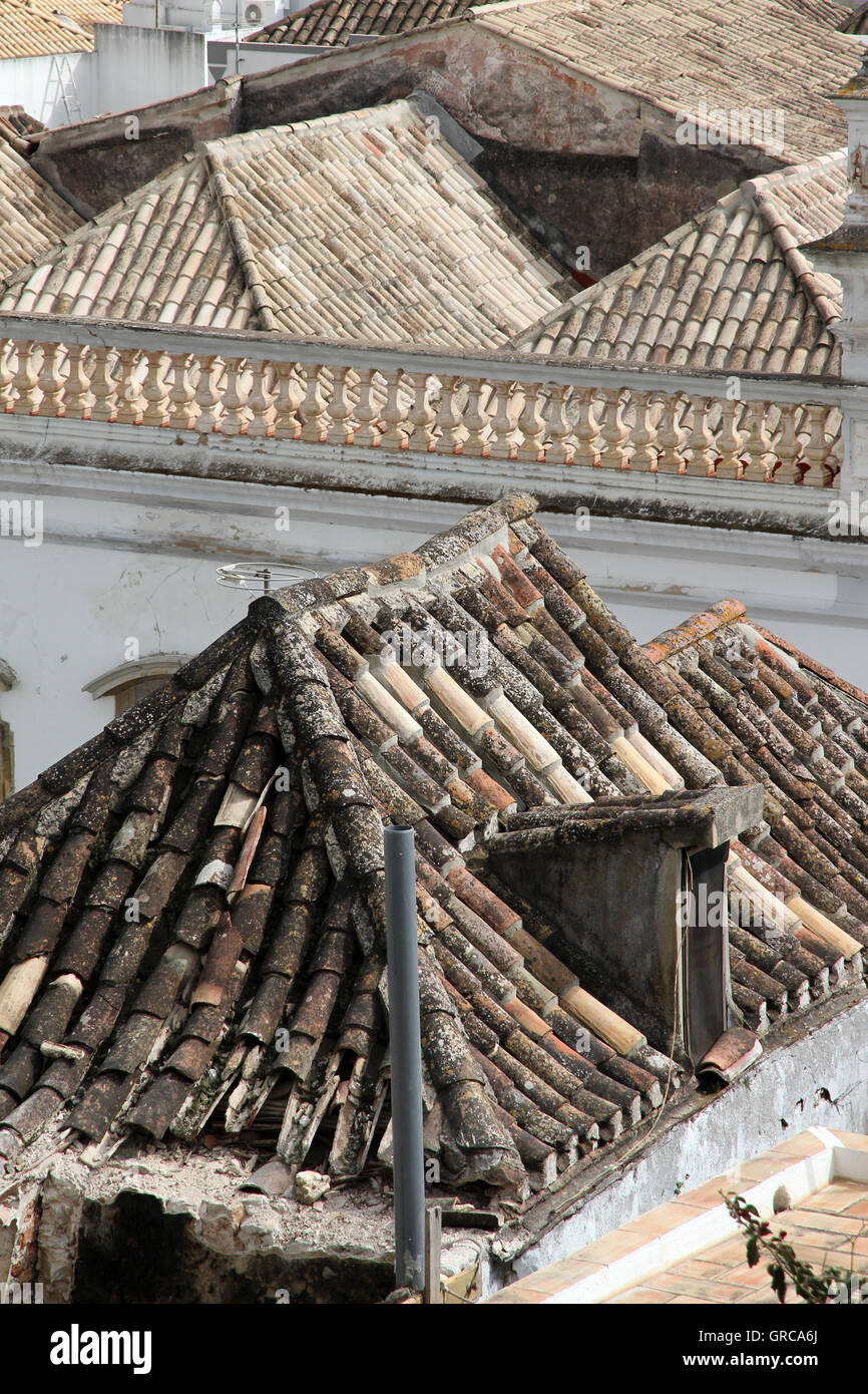 Old roofs hi-res stock photography and images - Alamy