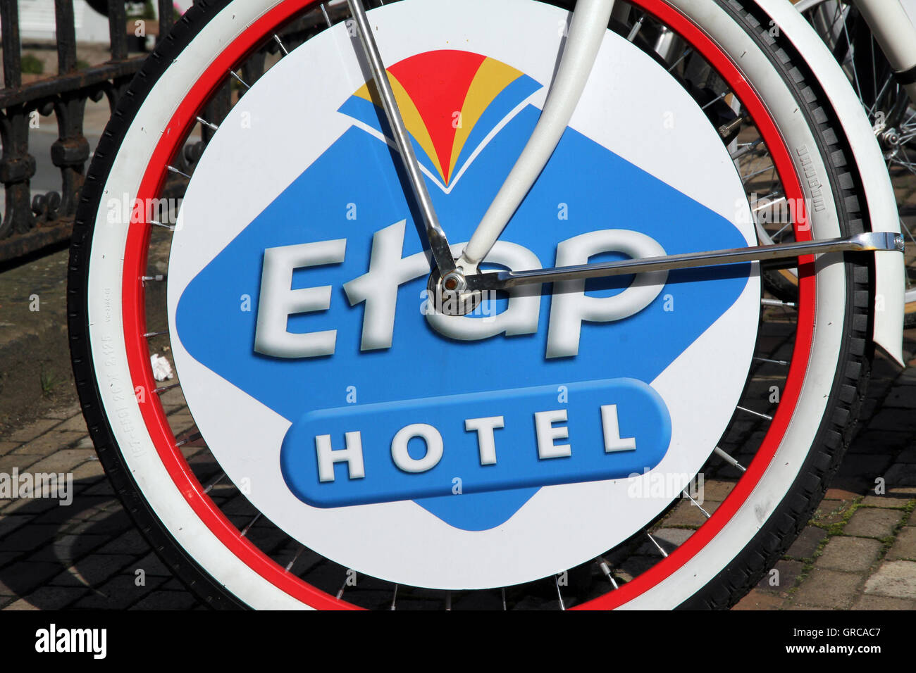Logo Etap Hotel Stock Photo - Alamy