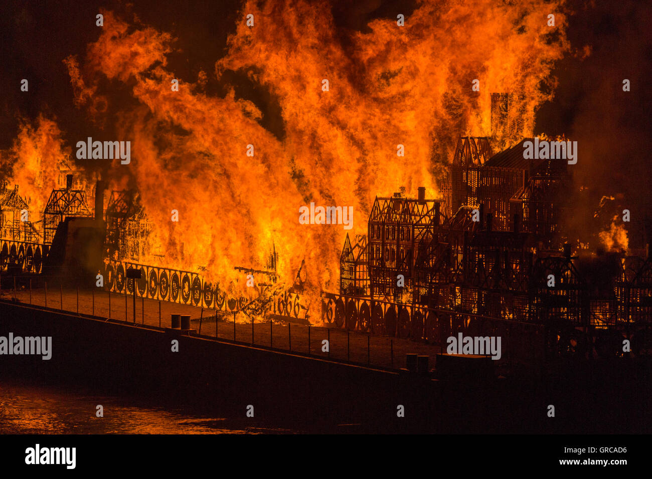 Fire london 2016 hi-res stock photography and images - Alamy