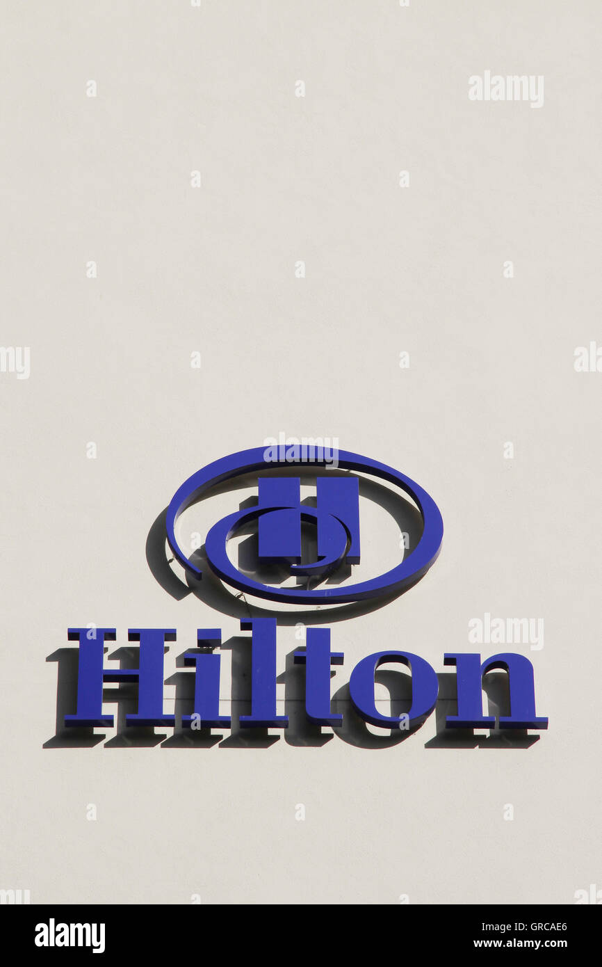 Hilton logo hi-res stock photography and images - Alamy