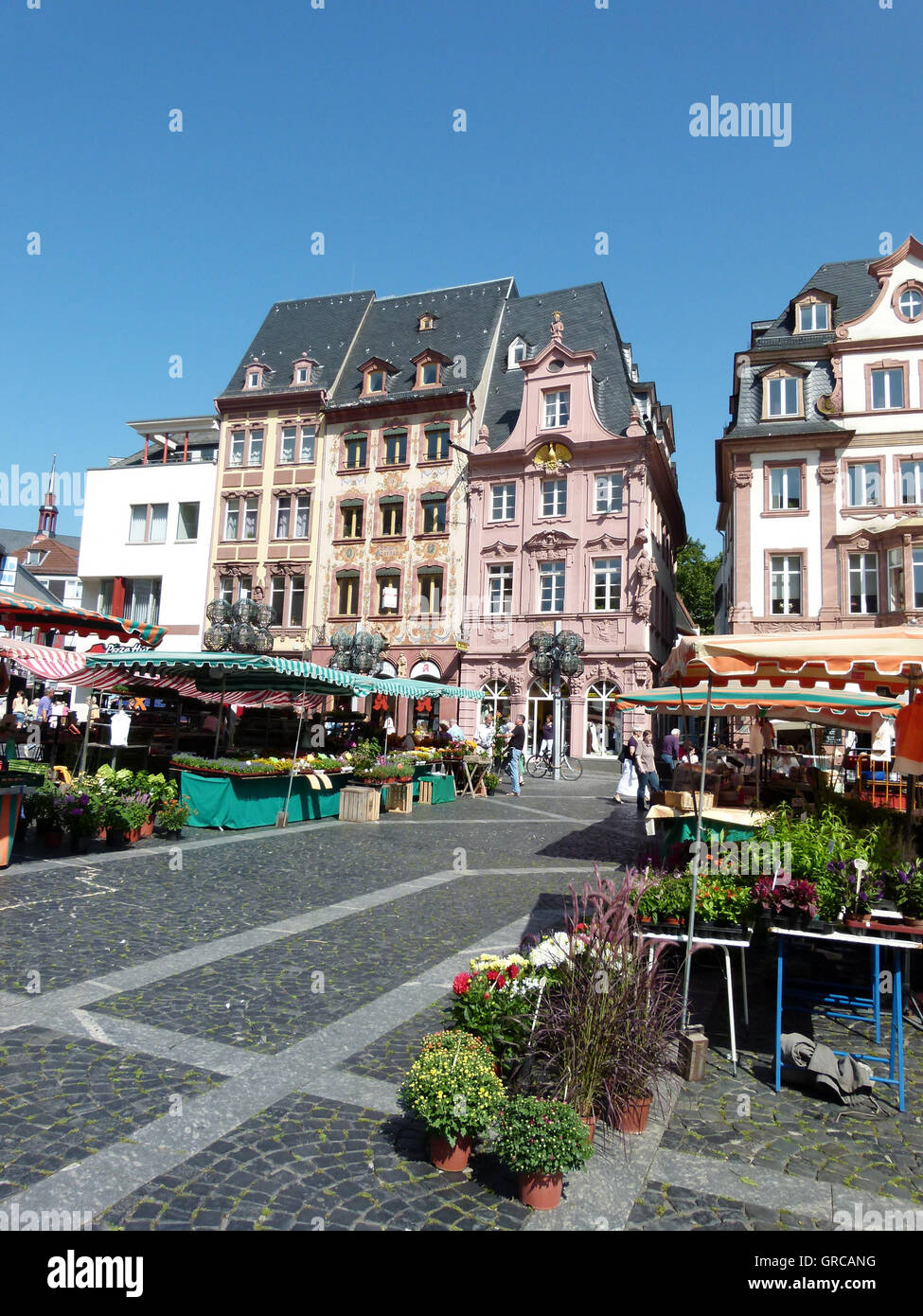 Farmers market mainz hi-res stock photography and images - Alamy