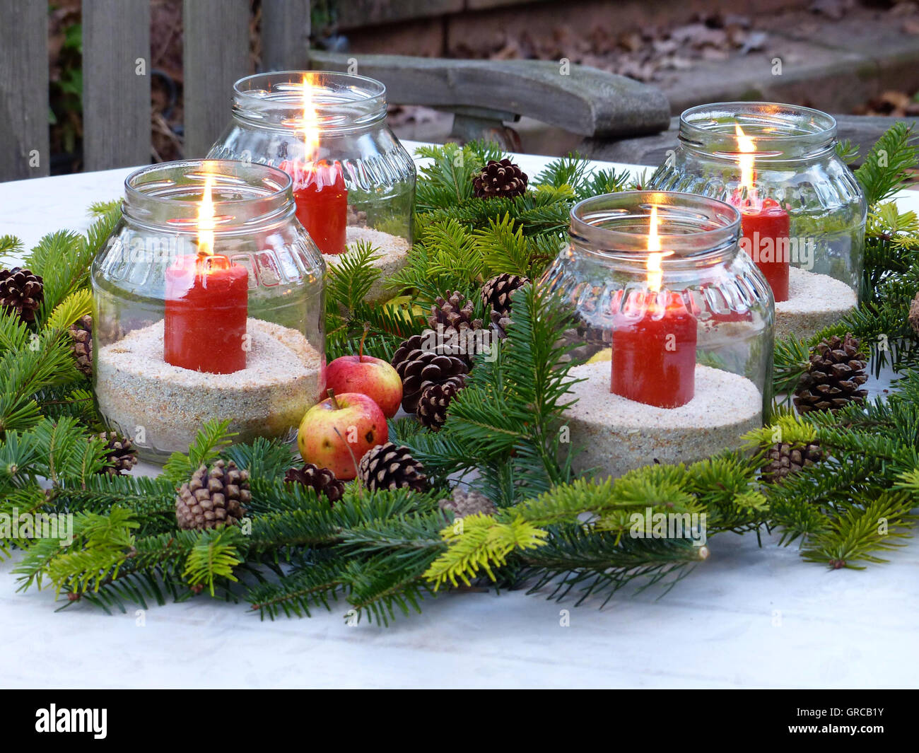Red advent candles hi-res stock photography and images - Alamy