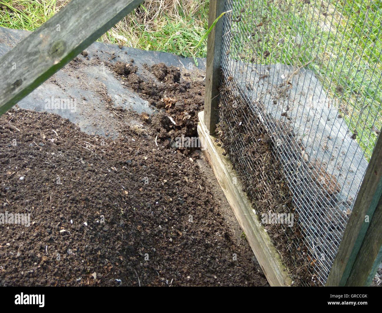 Sieving Composted Earth Stock Photo - Alamy