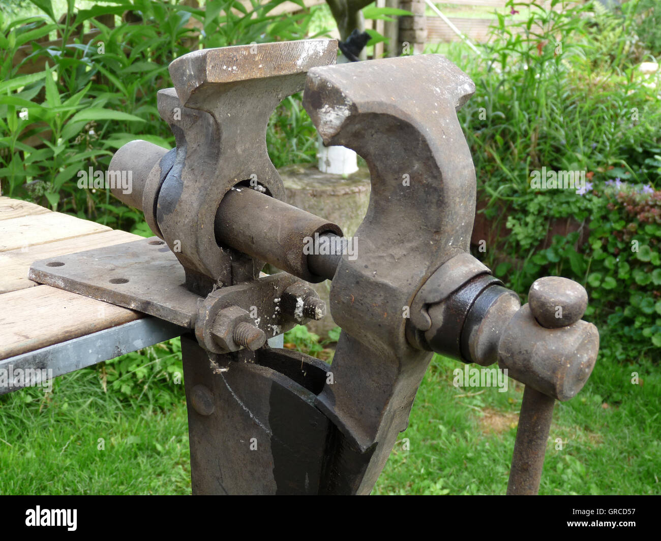 Old bench vice hi-res stock photography and images - Alamy
