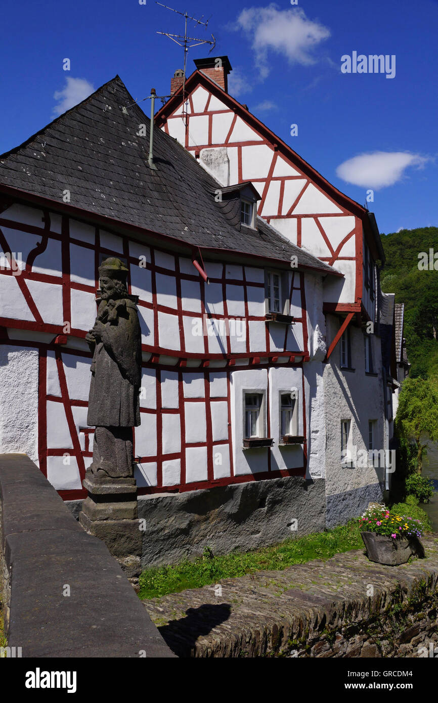 Monreal hi-res stock photography and images - Alamy