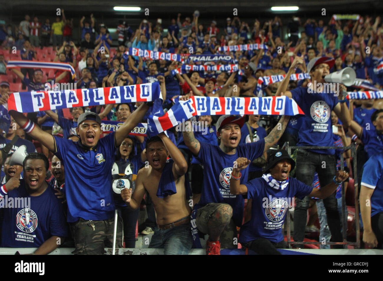 Bangkok, Thailand. 06th Sep, 2016. Supporters cheer for Thailand during ...