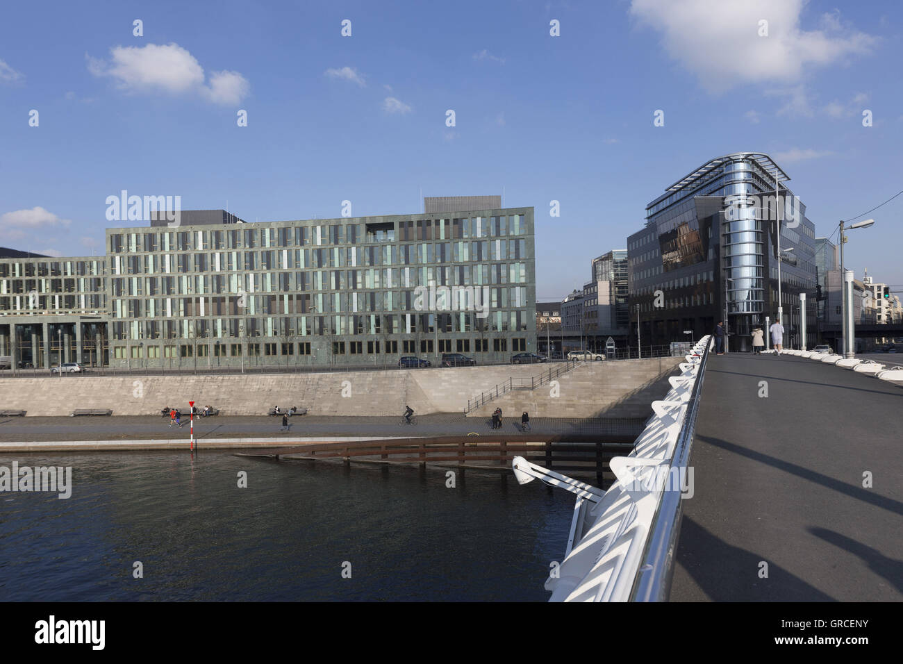 River side office buildings hi-res stock photography and images - Alamy