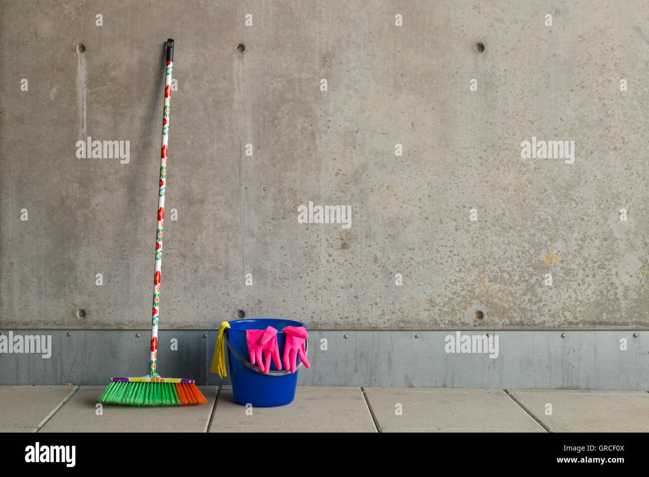 Cleaning bucket and broom hi-res stock photography and images - Alamy