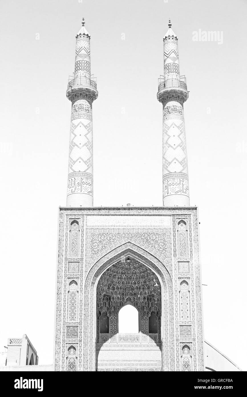 in iran blur islamic mausoleum old architecture mosque minaret near the sky Stock Photo - Alamy