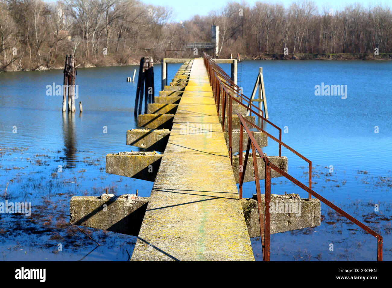 Old abandoned pier hi-res stock photography and images - Alamy