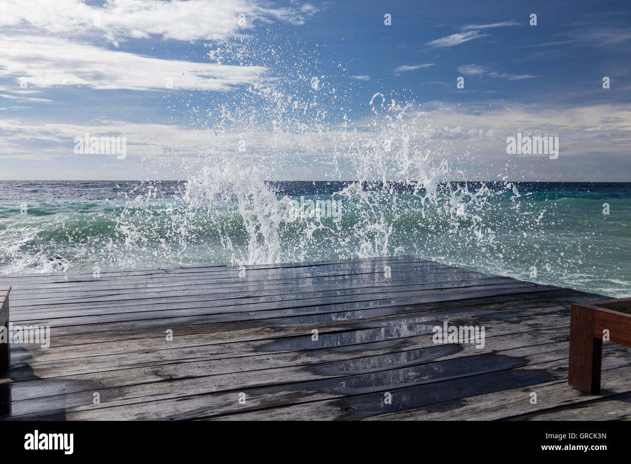 Wooden platform over water hi-res stock photography and images - Alamy
