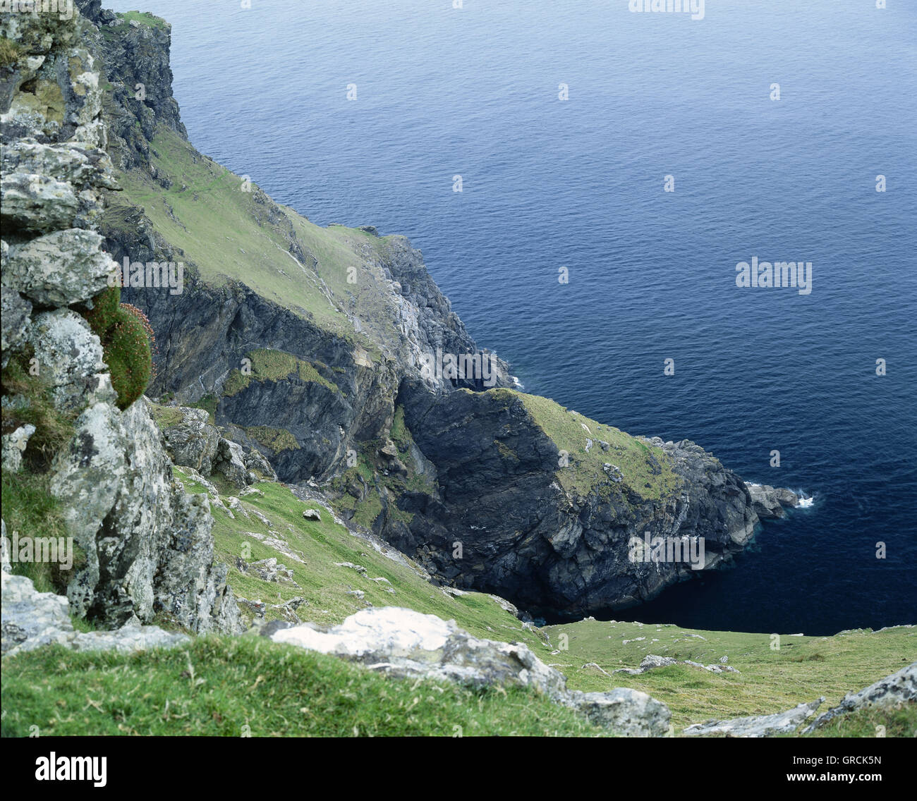 Cliff irish hi-res stock photography and images - Alamy