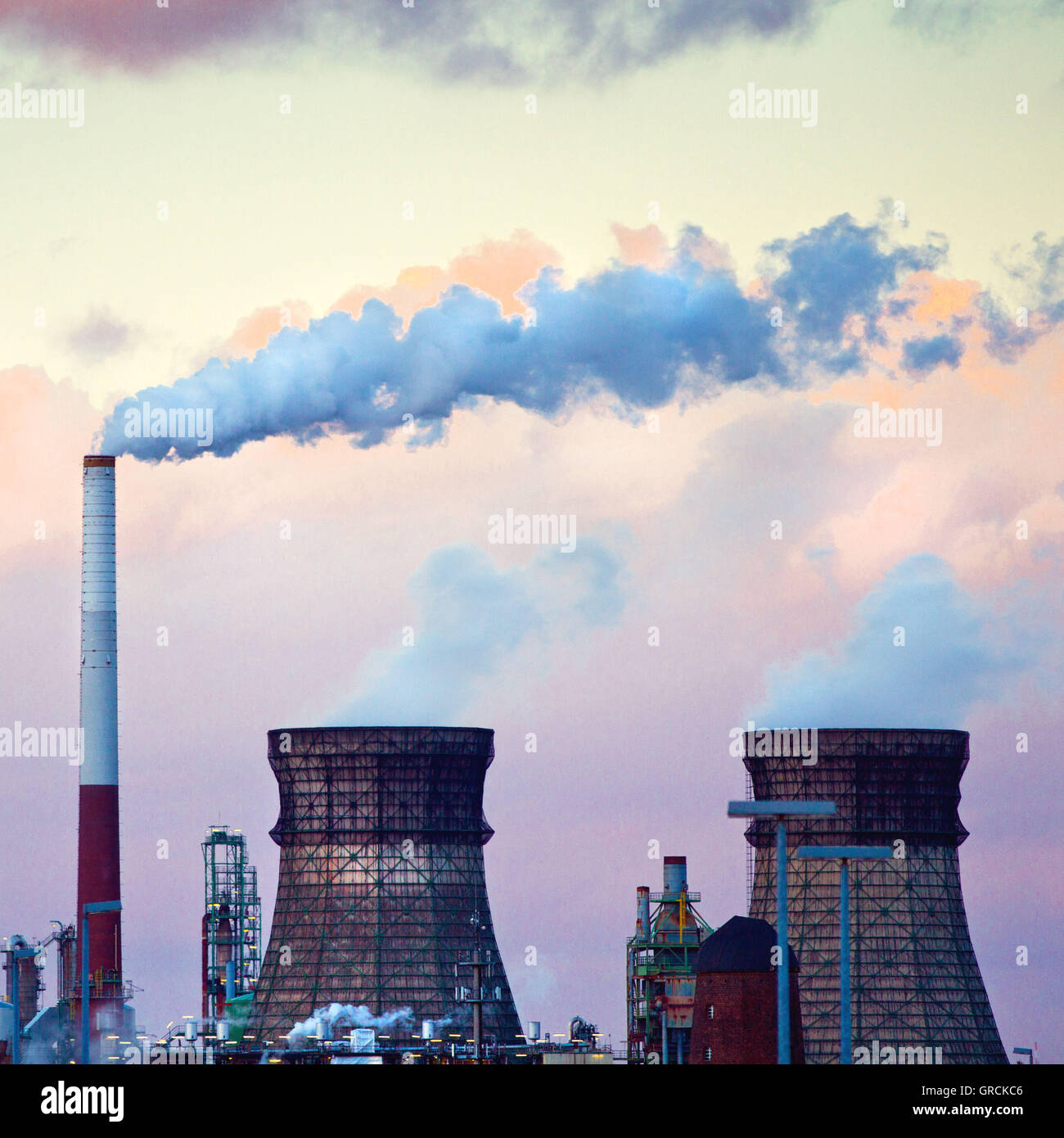Cogeneration power plant chimney hi-res stock photography and images ...