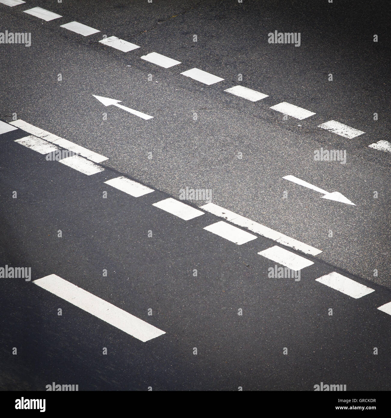 Diagonal Lines In Middle Of Road at Marcus Sacco blog
