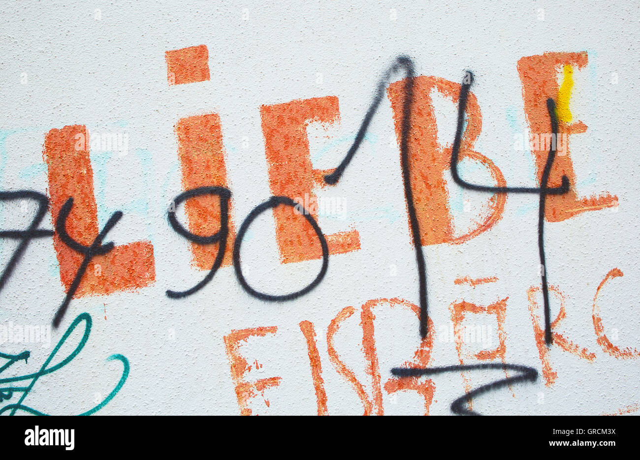 Pass the message hi-res stock photography and images - Alamy