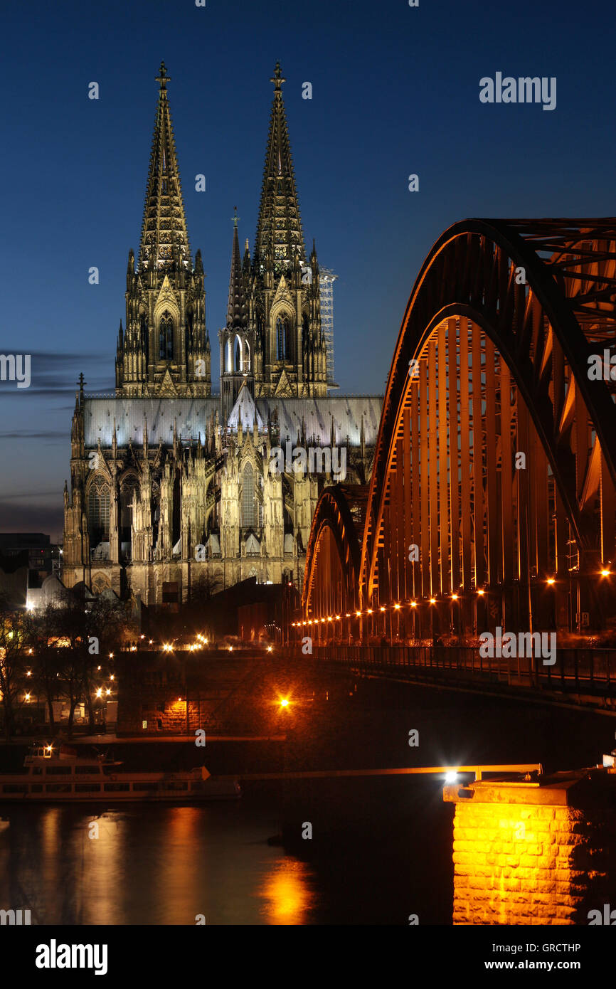 Cologne Cathedral With Railway Bridge At Dusk Stock Photo - Alamy