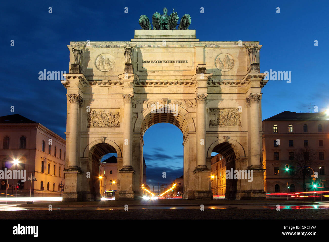 Historic Siegestor Munich At Dusk Stock Photo - Alamy
