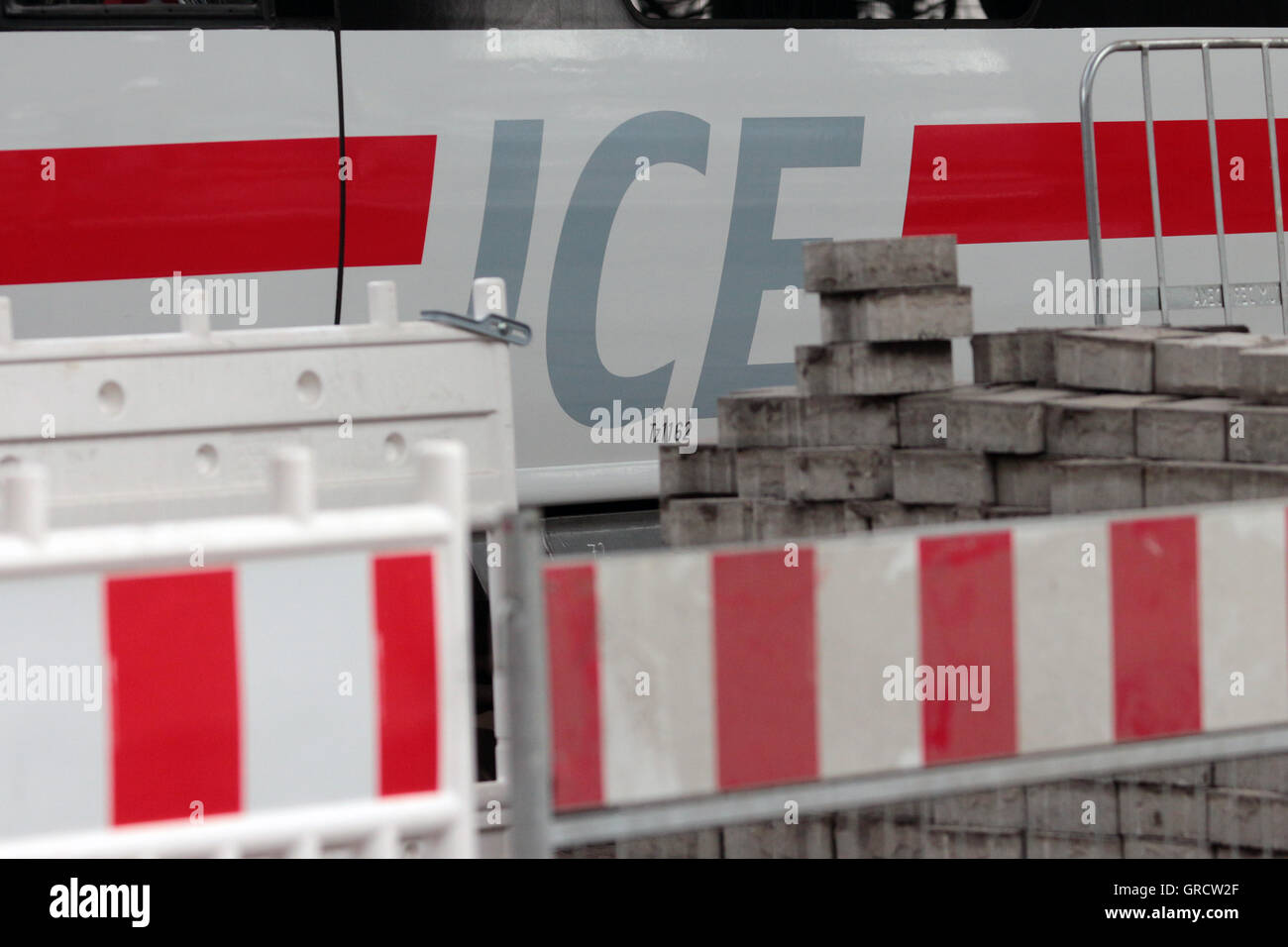 Long build railway hi-res stock photography and images - Alamy