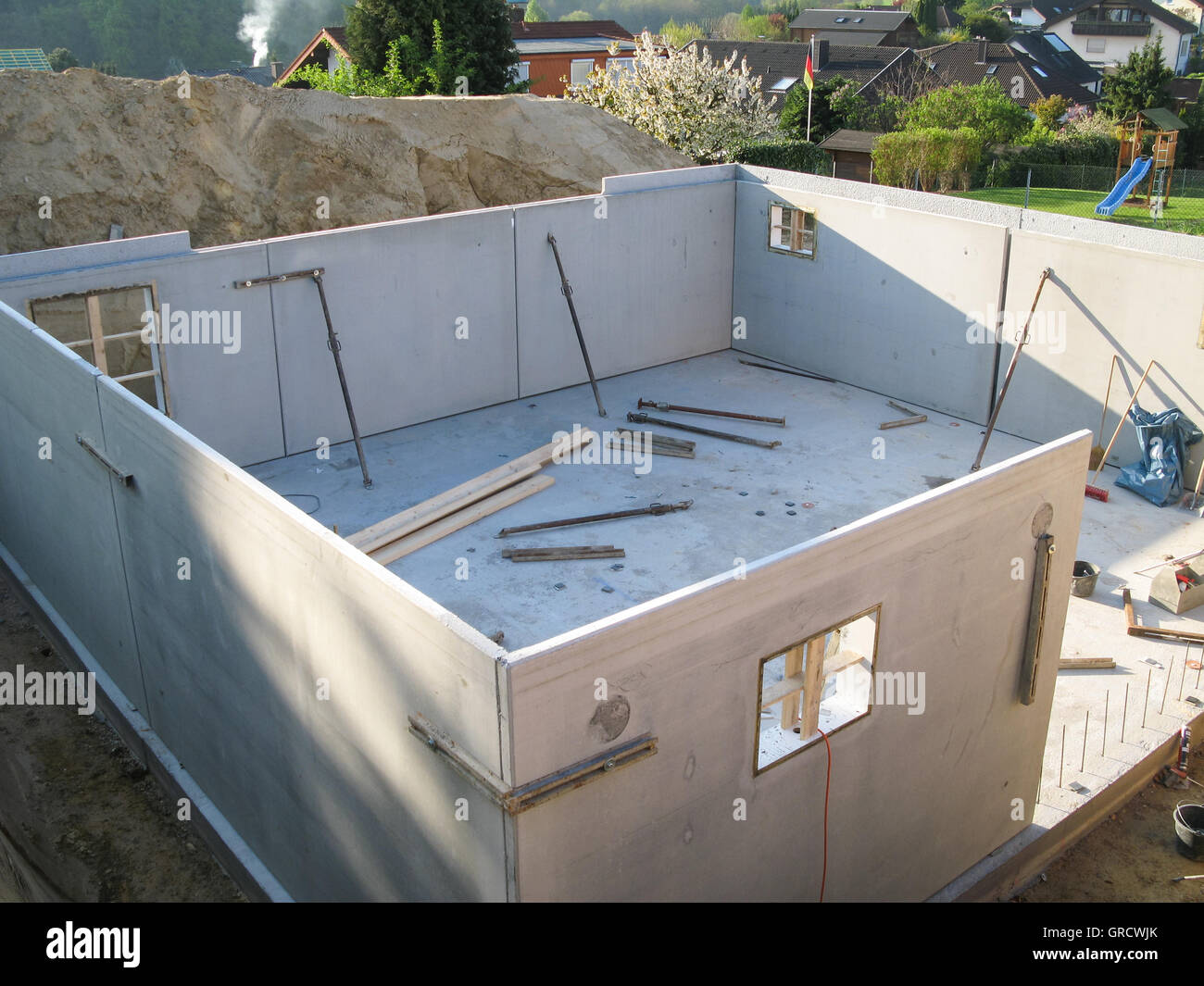 Encasing structure hi-res stock photography and images - Alamy