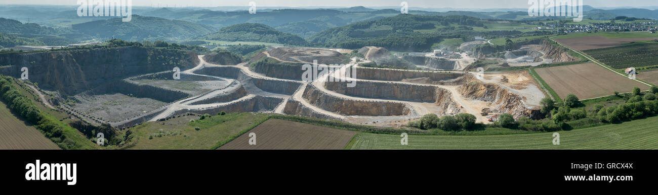 Quarry aerial hi-res stock photography and images - Alamy