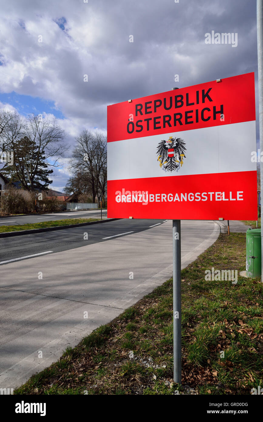 Austrian border crossing sign hi-res stock photography and images - Alamy