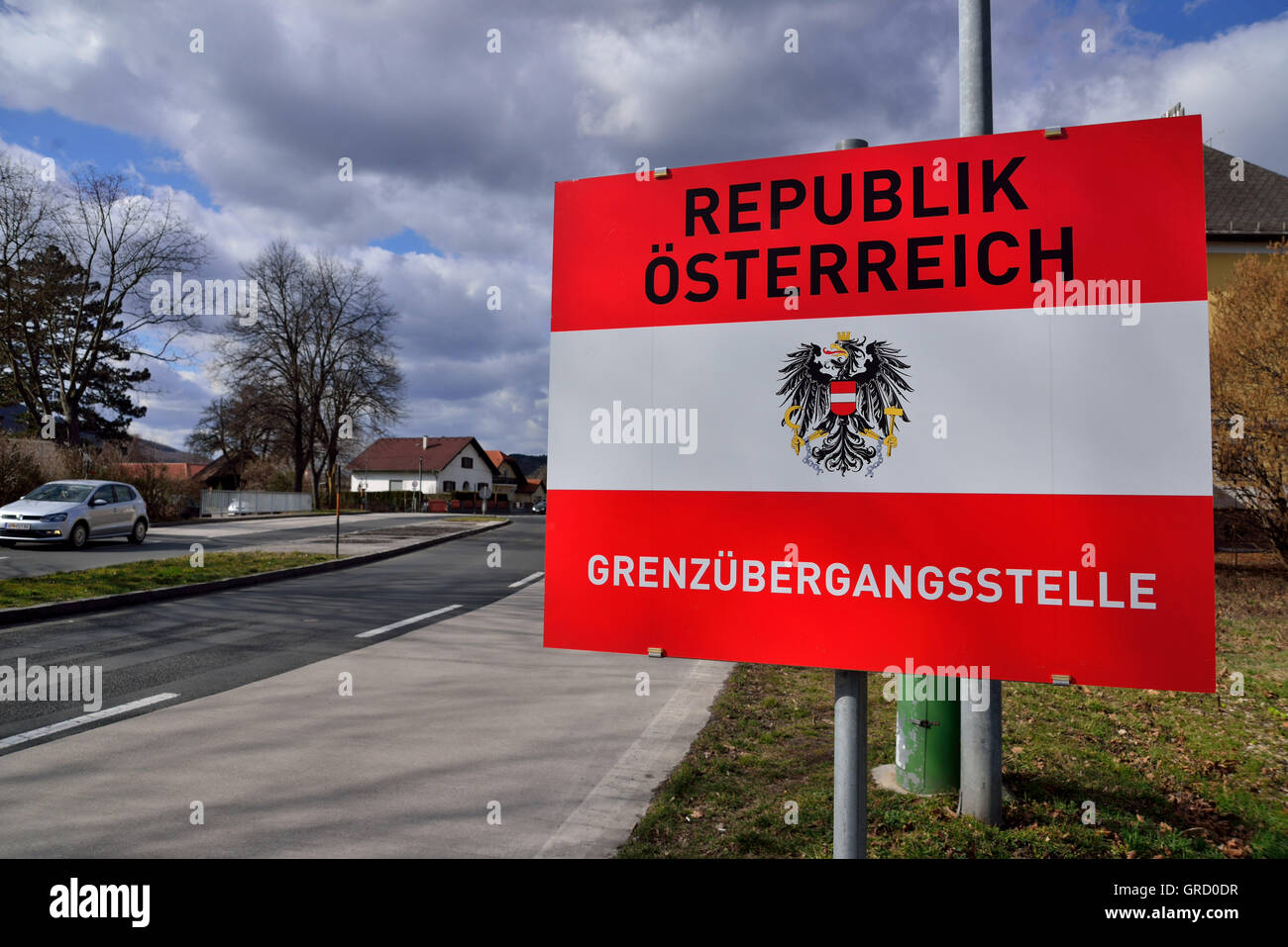 Austrian border crossing sign hi-res stock photography and images - Alamy