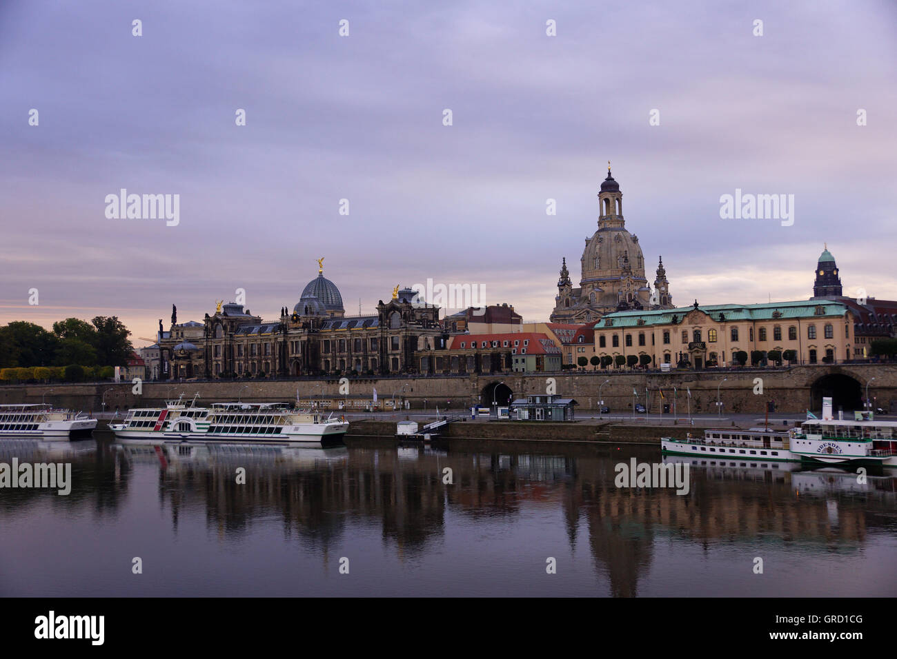 Elbe metropolis hi-res stock photography and images - Alamy