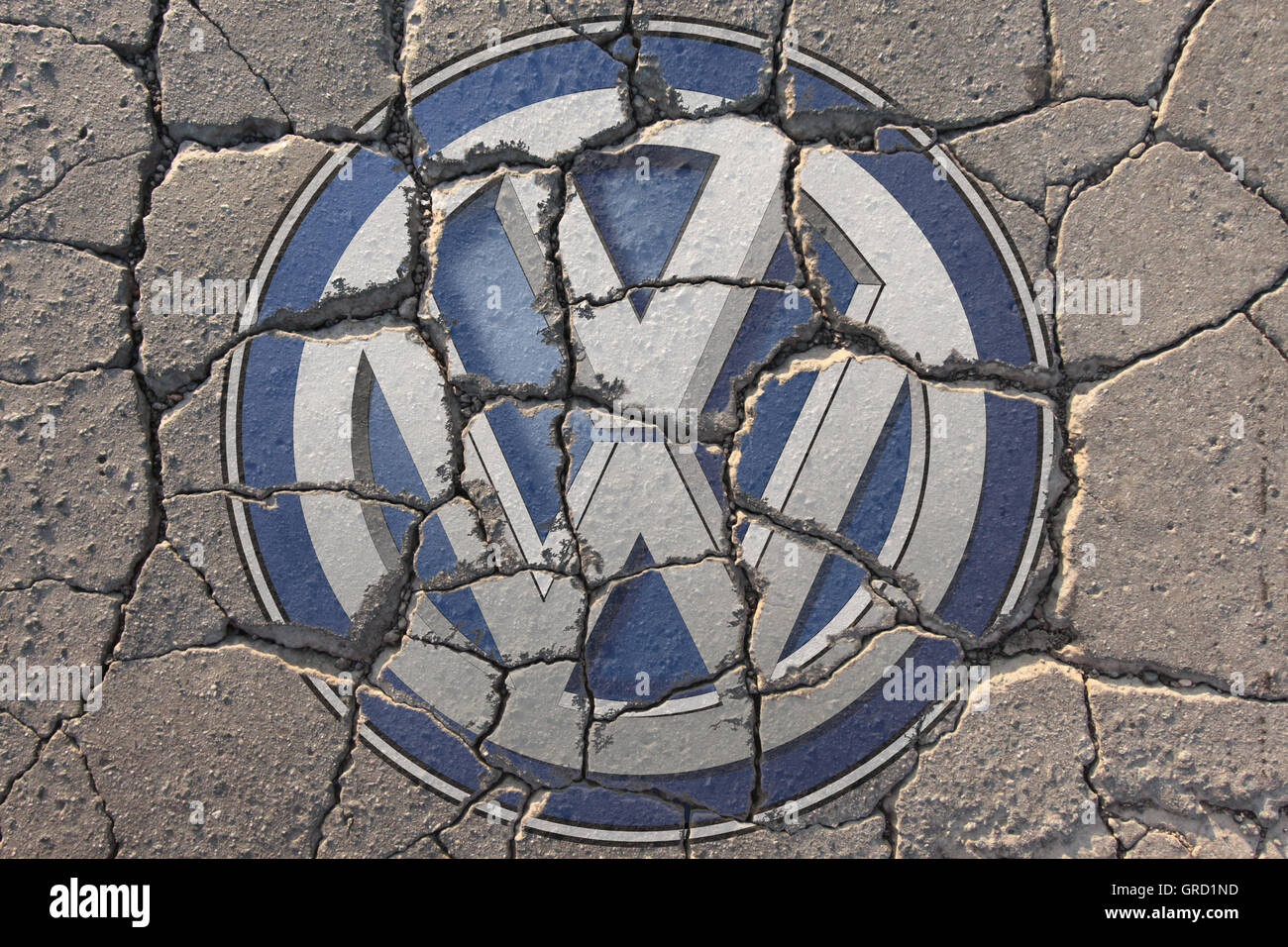 Vw volkswagen logo icon hi-res stock photography and images - Alamy