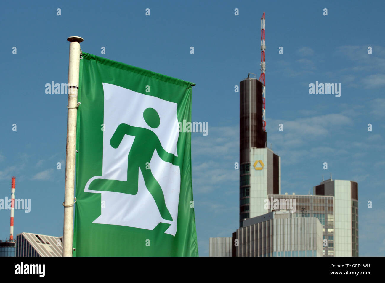 Emergency exit pictogram exit sign hi-res stock photography and images ...