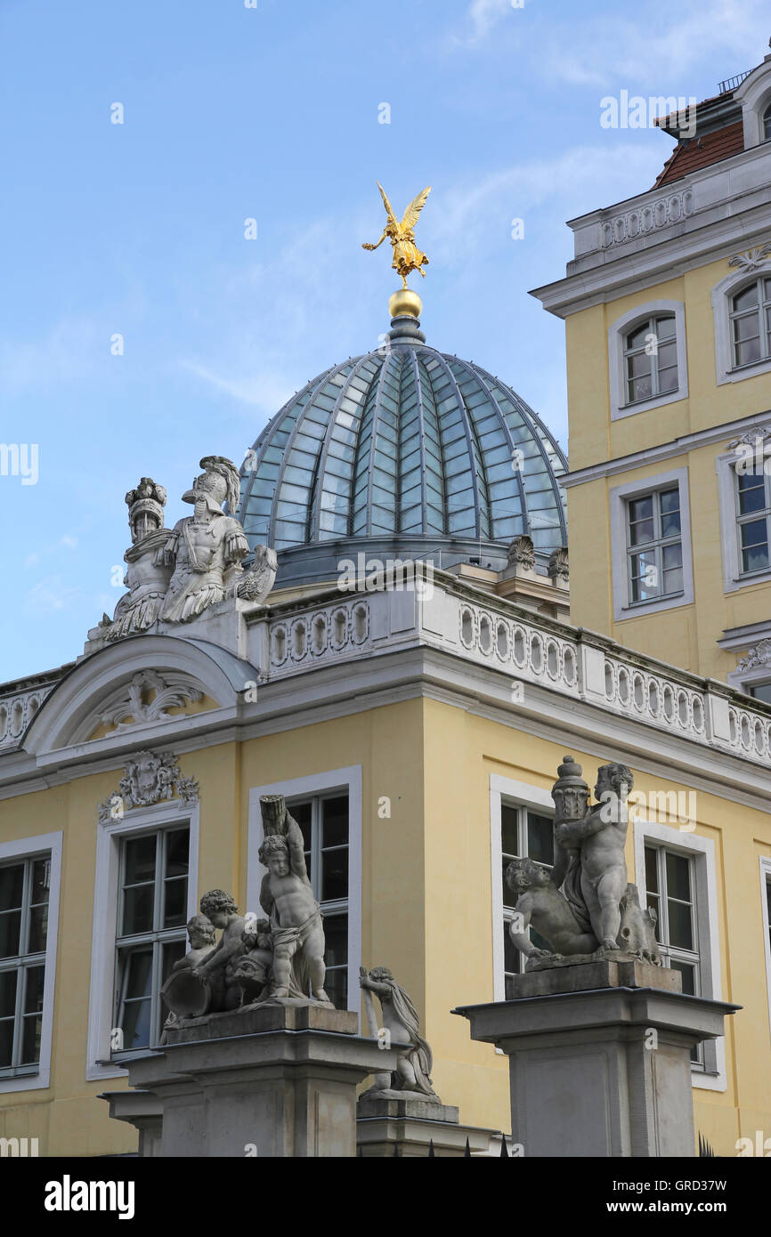 Academy of art hi-res stock photography and images - Alamy