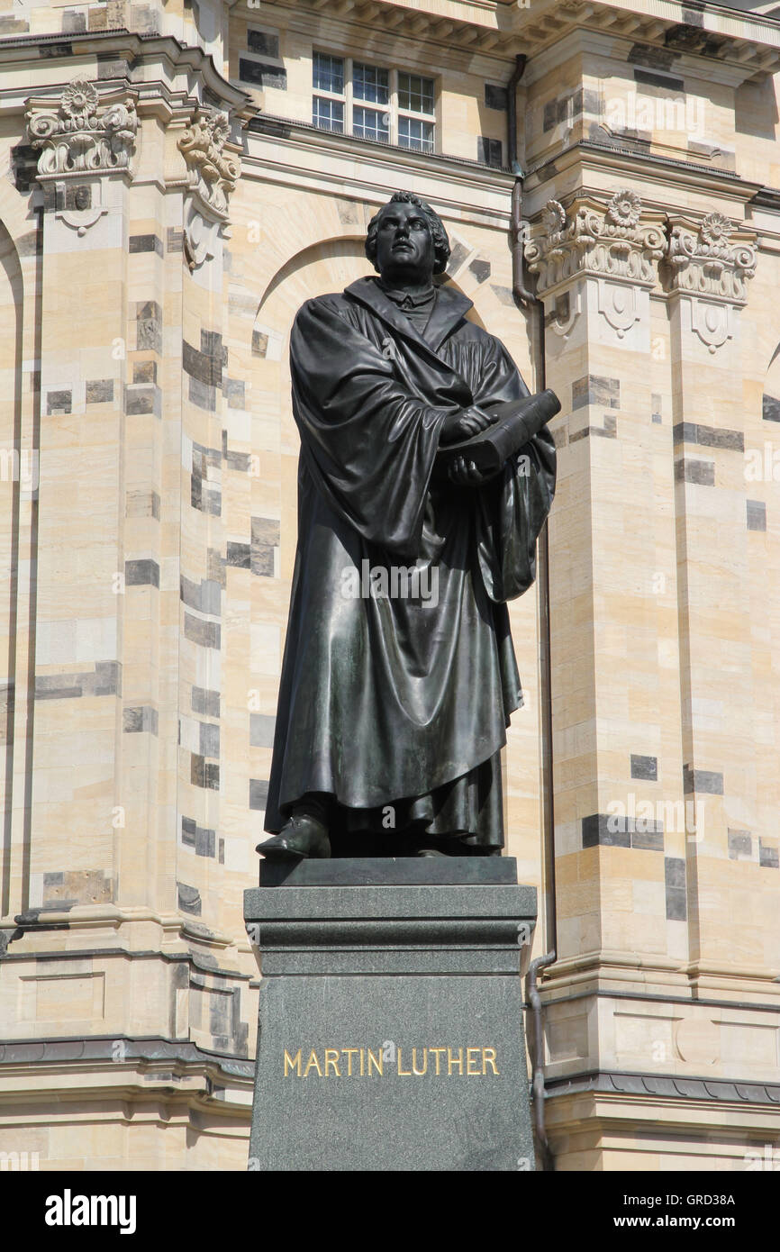 Satute Of Martin Luther Stock Photo - Alamy