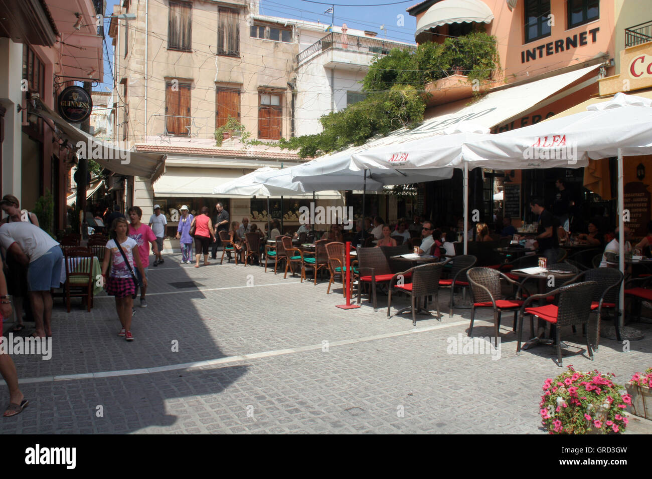 Sidewalk Cafe Cafe Stock Photo - Alamy